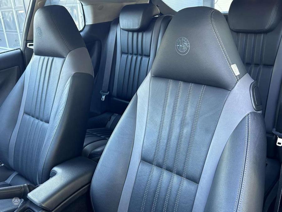 Melns Alfa Romeo Brera 2008 Šauļi, ar dzinēja tilpumu 3.20 L un nobraukumu 78 tūkst. km par 15400 €, foto 9 vietnē AUTOMOTO.COM.LV