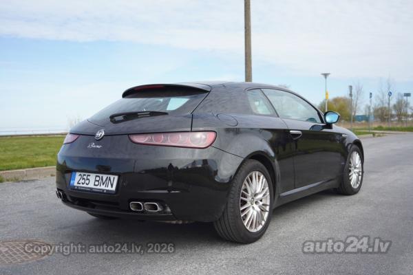 Black Alfa Romeo Brera 2010 in Tallinn, with an engine capacity of 1.80 L and mileage of 143 thousand km for 14900 €, photo 4 on AUTOMOTO.COM.LV