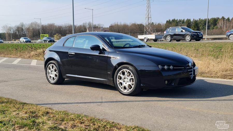 Alfa Romeo Brera 2006 in Kaunas, with an engine capacity of 2.40 L and mileage of 280 thousand km for 2850 €, photo 1 on AUTOMOTO.COM.LV