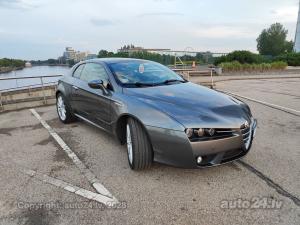 Grey Alfa Romeo Brera 2007 in Riga, with an engine capacity of 3.20 L and mileage of 103 thousand km for 11960 €, photo 2 on AUTOMOTO.COM.LV