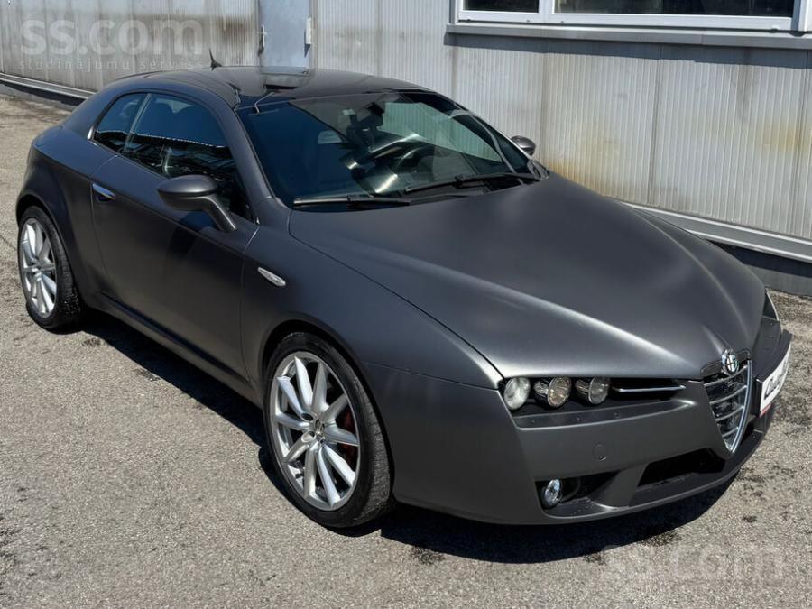 Pelēks Alfa Romeo Brera 2010 Rīga, ar dzinēja tilpumu 2.40 L un nobraukumu 254 tūkst. km par 9900 €, foto 4 vietnē AUTOMOTO.COM.LV