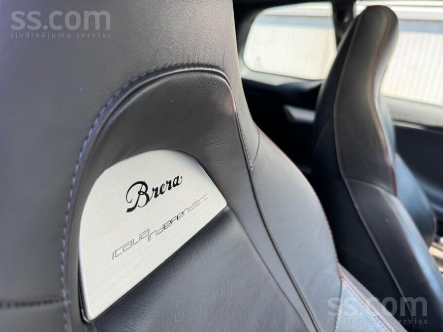 Pelēks Alfa Romeo Brera 2010 Rīga, ar dzinēja tilpumu 2.40 L un nobraukumu 254 tūkst. km par 9900 €, foto 18 vietnē AUTOMOTO.COM.LV