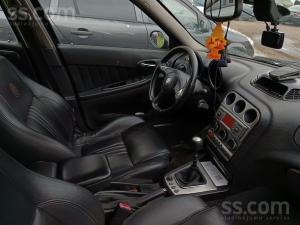Black Alfa Romeo Crosswagon 2006 in Riga, with an engine capacity of 1.90 L and mileage of 289 thousand km for 1000 €, photo 8 on AUTOMOTO.COM.LV