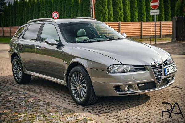 Grey Alfa Romeo Crosswagon 2005 in Riga, with an engine capacity of 1.90 L and mileage of 313 thousand km for 2290 €, photo 4 on AUTOMOTO.COM.LV