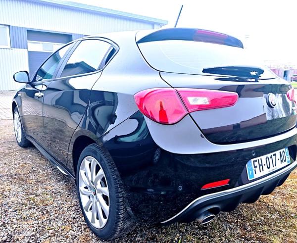 Melns Alfa Romeo Giulia 2019 Kretinga, ar dzinēja tilpumu 1.40 L un nobraukumu 162 tūkst. km par 7899 €, foto 6 vietnē AUTOMOTO.COM.LV
