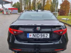 Melns Alfa Romeo Giulia 2016 Tauragė, ar dzinēja tilpumu 2.10 L un nobraukumu 290 tūkst. km par 7650 €, foto 5 vietnē AUTOMOTO.COM.LV