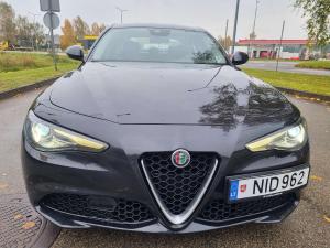 Melns Alfa Romeo Giulia 2016 Tauragė, ar dzinēja tilpumu 2.10 L un nobraukumu 290 tūkst. km par 7650 €, foto 6 vietnē AUTOMOTO.COM.LV