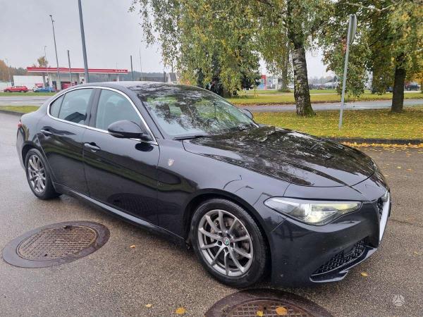 Melns Alfa Romeo Giulia 2016 Tauragė, ar dzinēja tilpumu 2.10 L un nobraukumu 280 tūkst. km par 6700 €, foto 2 vietnē AUTOMOTO.COM.LV