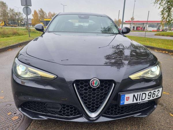 Melns Alfa Romeo Giulia 2016 Tauragė, ar dzinēja tilpumu 2.10 L un nobraukumu 280 tūkst. km par 6700 €, foto 6 vietnē AUTOMOTO.COM.LV