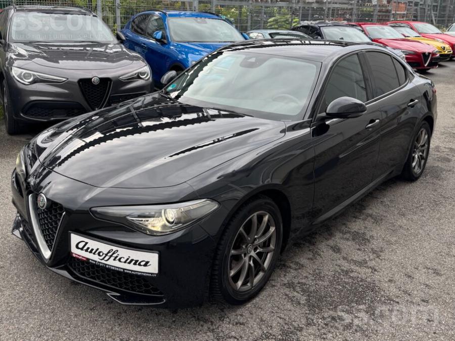 Melns Alfa Romeo Giulia 2016 Rīga, ar dzinēja tilpumu 2.20 L un nobraukumu 145 tūkst. km par 15900 €, foto 1 vietnē AUTOMOTO.COM.LV