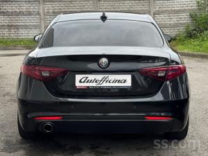 Melns Alfa Romeo Giulia 2016 Rīga, ar dzinēja tilpumu 2.20 L un nobraukumu 145 tūkst. km par 15900 €, foto 7 vietnē AUTOMOTO.COM.LV