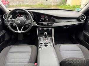 Melns Alfa Romeo Giulia 2016 Rīga, ar dzinēja tilpumu 2.20 L un nobraukumu 145 tūkst. km par 15900 €, foto 13 vietnē AUTOMOTO.COM.LV