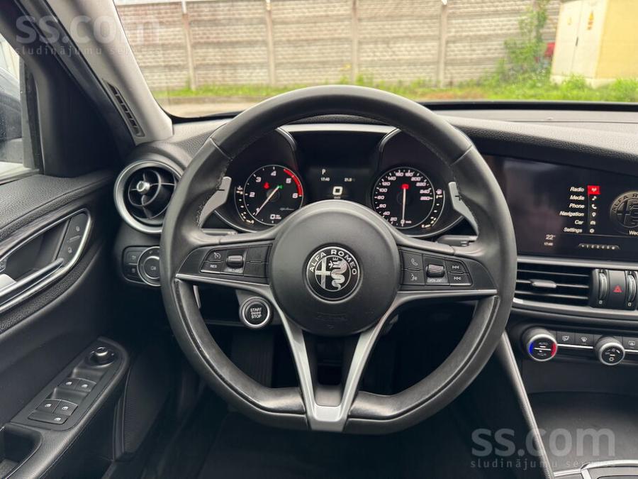 Melns Alfa Romeo Giulia 2016 Rīga, ar dzinēja tilpumu 2.20 L un nobraukumu 145 tūkst. km par 15900 €, foto 15 vietnē AUTOMOTO.COM.LV