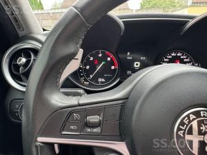 Black Alfa Romeo Giulia 2016 in Riga, with an engine capacity of 2.20 L and mileage of 145 thousand km for 15900 €, photo 19 on AUTOMOTO.COM.LV