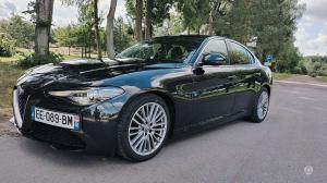Melns Alfa Romeo Giulia 2016 Tauragė, ar dzinēja tilpumu 2.14 L un nobraukumu 240 tūkst. km par 10800 €, foto  vietnē AUTOMOTO.COM.LV