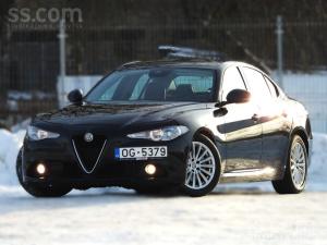 Melns Alfa Romeo Giulia 2017 Rīga, ar dzinēja tilpumu 2.20 L un nobraukumu 240 tūkst. km par 10690 €, foto  vietnē AUTOMOTO.COM.LV