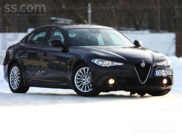 Melns Alfa Romeo Giulia 2017 Rīga, ar dzinēja tilpumu 2.20 L un nobraukumu 240 tūkst. km par 10690 €, foto 3 vietnē AUTOMOTO.COM.LV