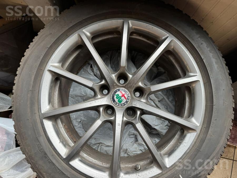 Melns Alfa Romeo Giulia 2017 Rīga, ar dzinēja tilpumu 2.00 L un nobraukumu 120 tūkst. km par 23900 €, foto 35 vietnē AUTOMOTO.COM.LV
