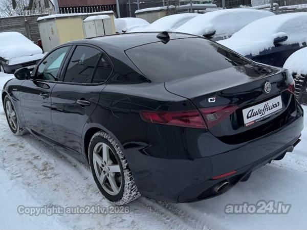 Melns Alfa Romeo Giulia 2017 Rīga, ar dzinēja tilpumu 2.00 L un nobraukumu 120 tūkst. km par 23900 €, foto 7 vietnē AUTOMOTO.COM.LV