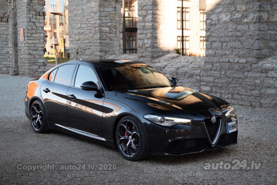Melns Alfa Romeo Giulia 2017 Tallina, ar dzinēja tilpumu 2.00 L un nobraukumu 0 tūkst. km par 24000 €, foto 3 vietnē AUTOMOTO.COM.LV
