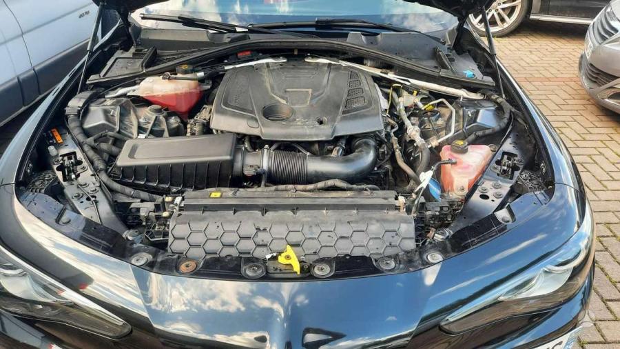 Black Alfa Romeo Giulia 2017 in Birstonas, with an engine capacity of 2.00 L and mileage of 171 thousand km for 15400 €, photo 18 on AUTOMOTO.COM.LV