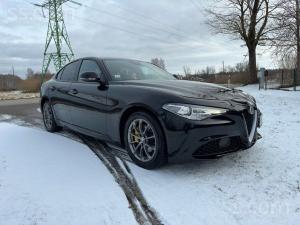 Melns Alfa Romeo Giulia 2018 Jelgava, ar dzinēja tilpumu 2.20 L un nobraukumu 296 tūkst. km par 16800 €, foto  vietnē AUTOMOTO.COM.LV