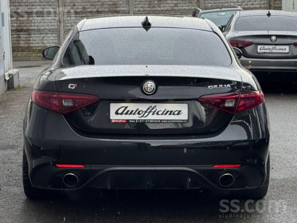 Melns Alfa Romeo Giulia 2018 Rīga, ar dzinēja tilpumu 2.00 L un nobraukumu 148 tūkst. km par 25900 €, foto 6 vietnē AUTOMOTO.COM.LV