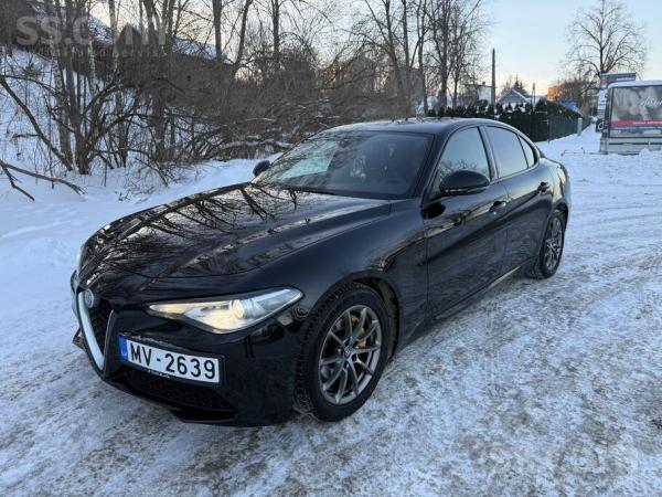 Черный Альфа Ромео Джулия 2018 в Елгава, объемом двигателя 2.20 л и пробегом 296 тыс. км за 16650 €, фото 6 на AUTOMOTO.COM.LV