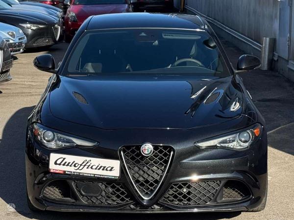 Melns Alfa Romeo Giulia 2018 Rīga, ar dzinēja tilpumu 2.89 L un nobraukumu 37 tūkst. km par 39000 €, foto 3 vietnē AUTOMOTO.COM.LV