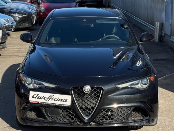 Black Alfa Romeo Giulia 2018 in Riga, with an engine capacity of 2.90 L and mileage of 37 thousand km for 39000 €, photo 3 on AUTOMOTO.COM.LV