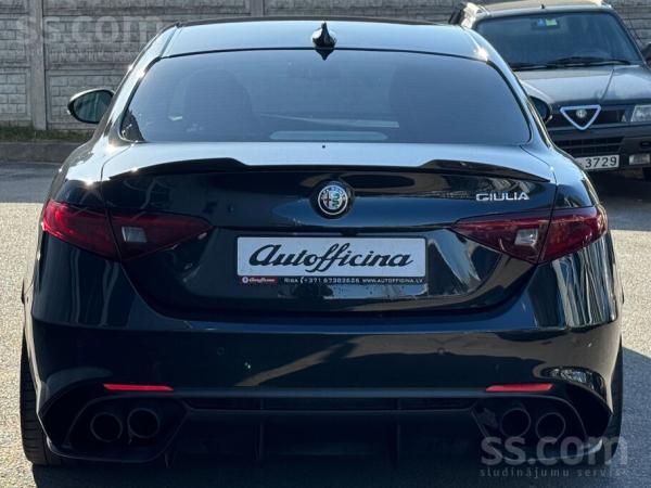 Black Alfa Romeo Giulia 2018 in Riga, with an engine capacity of 2.90 L and mileage of 37 thousand km for 39000 €, photo 7 on AUTOMOTO.COM.LV