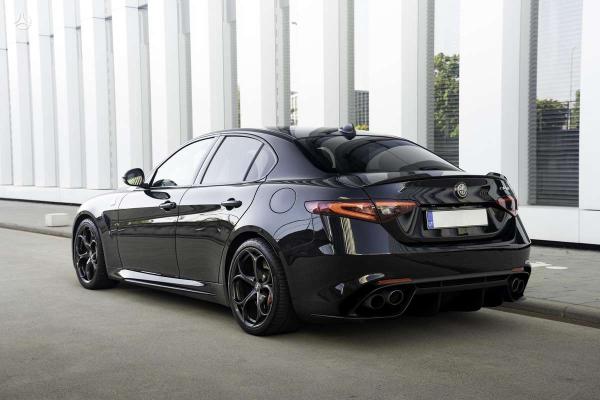 Melns Alfa Romeo Giulia 2019 Viļņa, ar dzinēja tilpumu 2.89 L un nobraukumu 69 tūkst. km par 46900 €, foto 3 vietnē AUTOMOTO.COM.LV