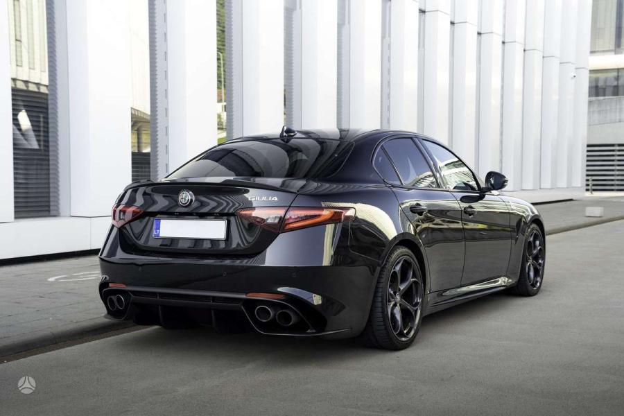 Melns Alfa Romeo Giulia 2019 Viļņa, ar dzinēja tilpumu 2.89 L un nobraukumu 69 tūkst. km par 46900 €, foto 5 vietnē AUTOMOTO.COM.LV