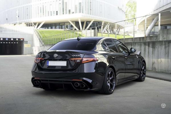 Melns Alfa Romeo Giulia 2019 Viļņa, ar dzinēja tilpumu 2.89 L un nobraukumu 69 tūkst. km par 46900 €, foto 11 vietnē AUTOMOTO.COM.LV
