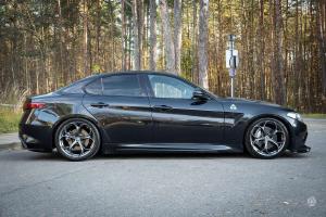 Black Alfa Romeo Giulia 2020 in Vilnius, with an engine capacity of 2.00 L and mileage of 46 thousand km for 21490 €, photo 8 on AUTOMOTO.COM.LV
