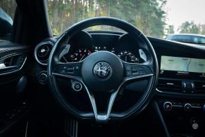 Black Alfa Romeo Giulia 2020 in Vilnius, with an engine capacity of 2.00 L and mileage of 46 thousand km for 21490 €, photo 22 on AUTOMOTO.COM.LV
