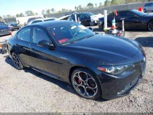 Melns Alfa Romeo Giulia 2024 Klaipėda, ar dzinēja tilpumu 2.00 L un nobraukumu 29 tūkst. km par 12900 €, foto  vietnē AUTOMOTO.COM.LV
