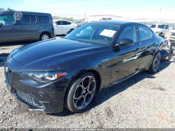Black Alfa Romeo Giulia 2024 in Klaipeda, with an engine capacity of 2.00 L and mileage of 29 thousand km for 12900 €, photo 2 on AUTOMOTO.COM.LV
