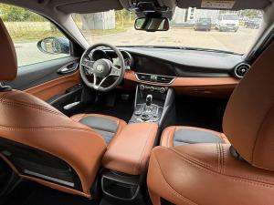 Blue Alfa Romeo Giulia 2016 in Vilnius, with an engine capacity of 2.14 L and mileage of 100 thousand km for 14000 €, photo 4 on AUTOMOTO.COM.LV