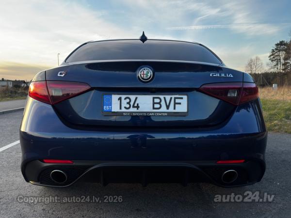 Blue Alfa Romeo Giulia 2017 in Tallinn, with an engine capacity of 2.00 L and mileage of 126 thousand km for 24900 €, photo 2 on AUTOMOTO.COM.LV