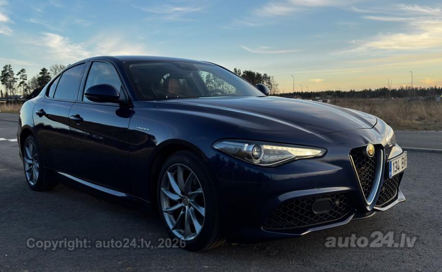 Zils Alfa Romeo Giulia 2017 Tallina, ar dzinēja tilpumu 2.00 L un nobraukumu 126 tūkst. km par 24900 €, foto 5 vietnē AUTOMOTO.COM.LV