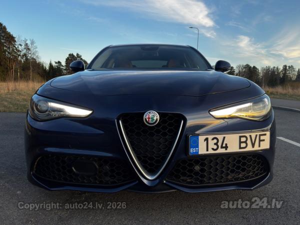 Blue Alfa Romeo Giulia 2017 in Tallinn, with an engine capacity of 2.00 L and mileage of 126 thousand km for 24900 €, photo 5 on AUTOMOTO.COM.LV