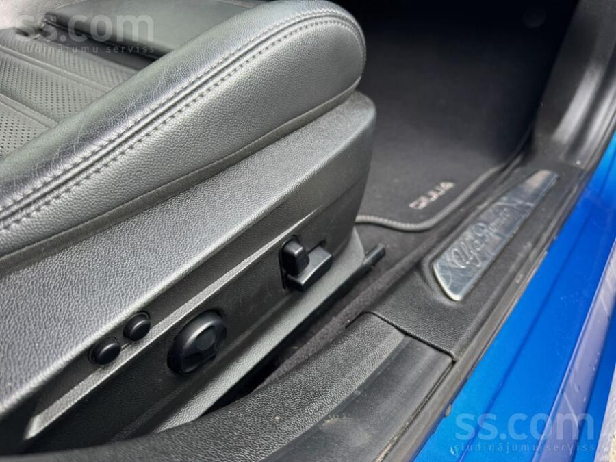 Blue Alfa Romeo Giulia 2017 in Riga, with an engine capacity of 2.20 L and mileage of 200 thousand km for 17500 €, photo 13 on AUTOMOTO.COM.LV