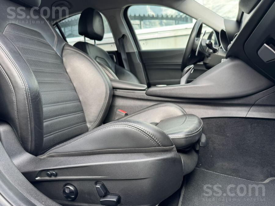 Blue Alfa Romeo Giulia 2017 in Riga, with an engine capacity of 2.20 L and mileage of 200 thousand km for 17500 €, photo 14 on AUTOMOTO.COM.LV