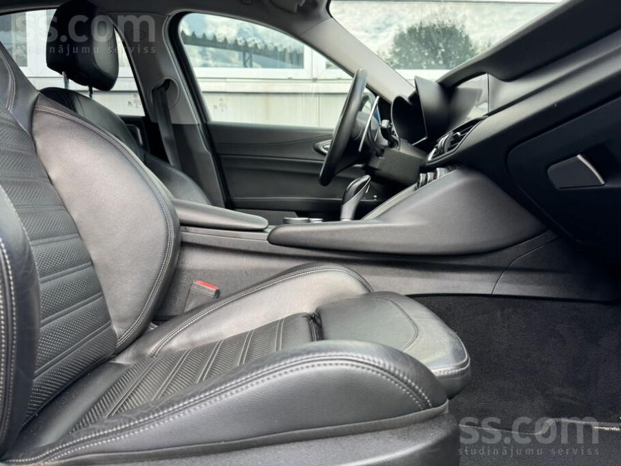 Blue Alfa Romeo Giulia 2017 in Riga, with an engine capacity of 2.20 L and mileage of 200 thousand km for 17500 €, photo 15 on AUTOMOTO.COM.LV