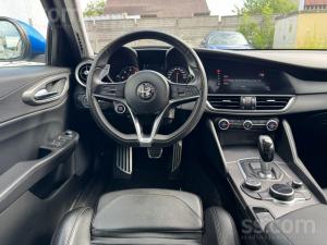 Blue Alfa Romeo Giulia 2017 in Riga, with an engine capacity of 2.20 L and mileage of 200 thousand km for 17500 €, photo 19 on AUTOMOTO.COM.LV