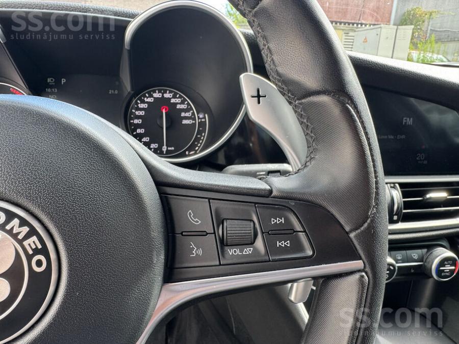 Blue Alfa Romeo Giulia 2017 in Riga, with an engine capacity of 2.20 L and mileage of 200 thousand km for 17500 €, photo 25 on AUTOMOTO.COM.LV