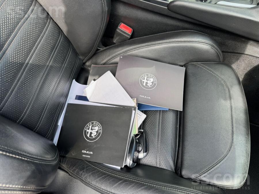 Blue Alfa Romeo Giulia 2017 in Riga, with an engine capacity of 2.20 L and mileage of 200 thousand km for 17500 €, photo 29 on AUTOMOTO.COM.LV