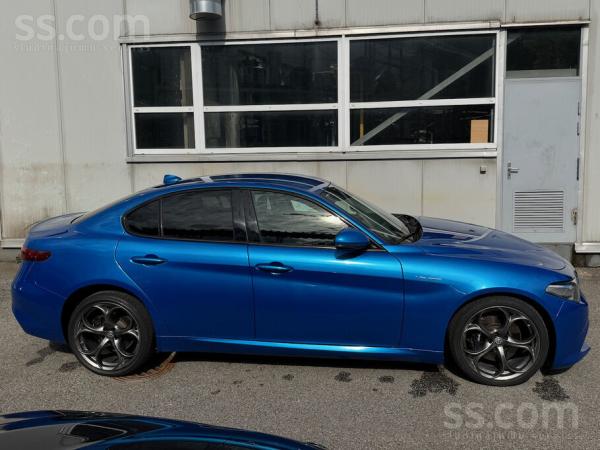 Zils Alfa Romeo Giulia 2017 Rīga, ar dzinēja tilpumu 2.20 L un nobraukumu 200 tūkst. km par 17500 €, foto 4 vietnē AUTOMOTO.COM.LV
