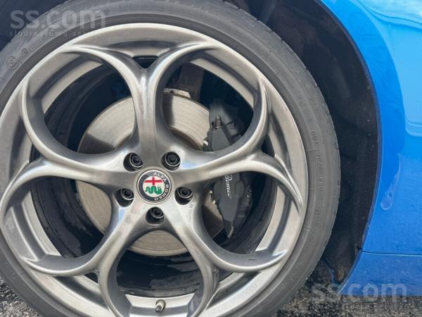 Zils Alfa Romeo Giulia 2017 Rīga, ar dzinēja tilpumu 2.20 L un nobraukumu 200 tūkst. km par 17500 €, foto 8 vietnē AUTOMOTO.COM.LV